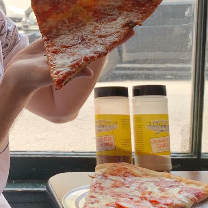 jacob.schwartz3's Pizza Review at Vinnie Van Go-Go's | One Bite
