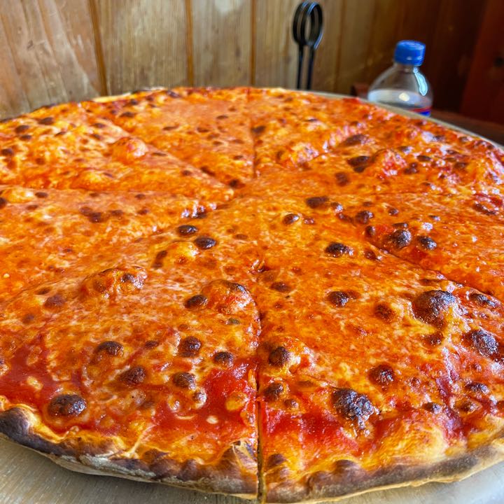 lucky311's Pizza Review at DeLucia's Brick Oven Pizza | One Bite
